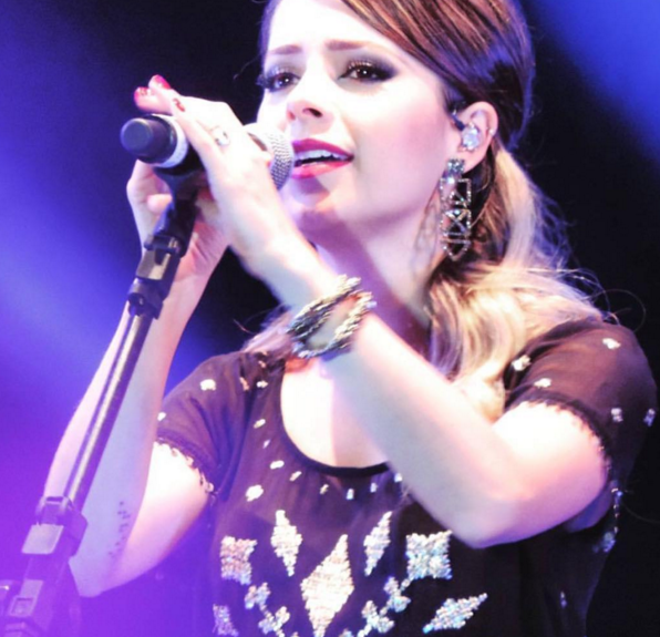 Sandy faz tatuagem em homenagem ao filho Theo. Veja a foto! | CLAUDIA