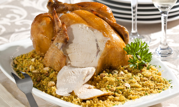 Frango Assado Com Farofa De Amendoim Claudia