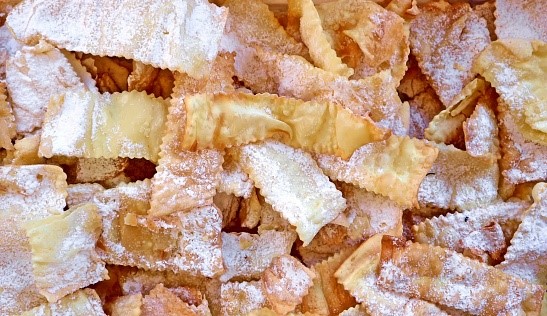 Crustoli: aprenda a fazer esta tradicional iguaria italiana | CLAUDIA