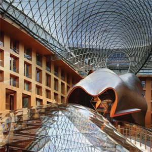 Guinter Parschalk: um roteiro do lightening designer em Berlim | CLAUDIA